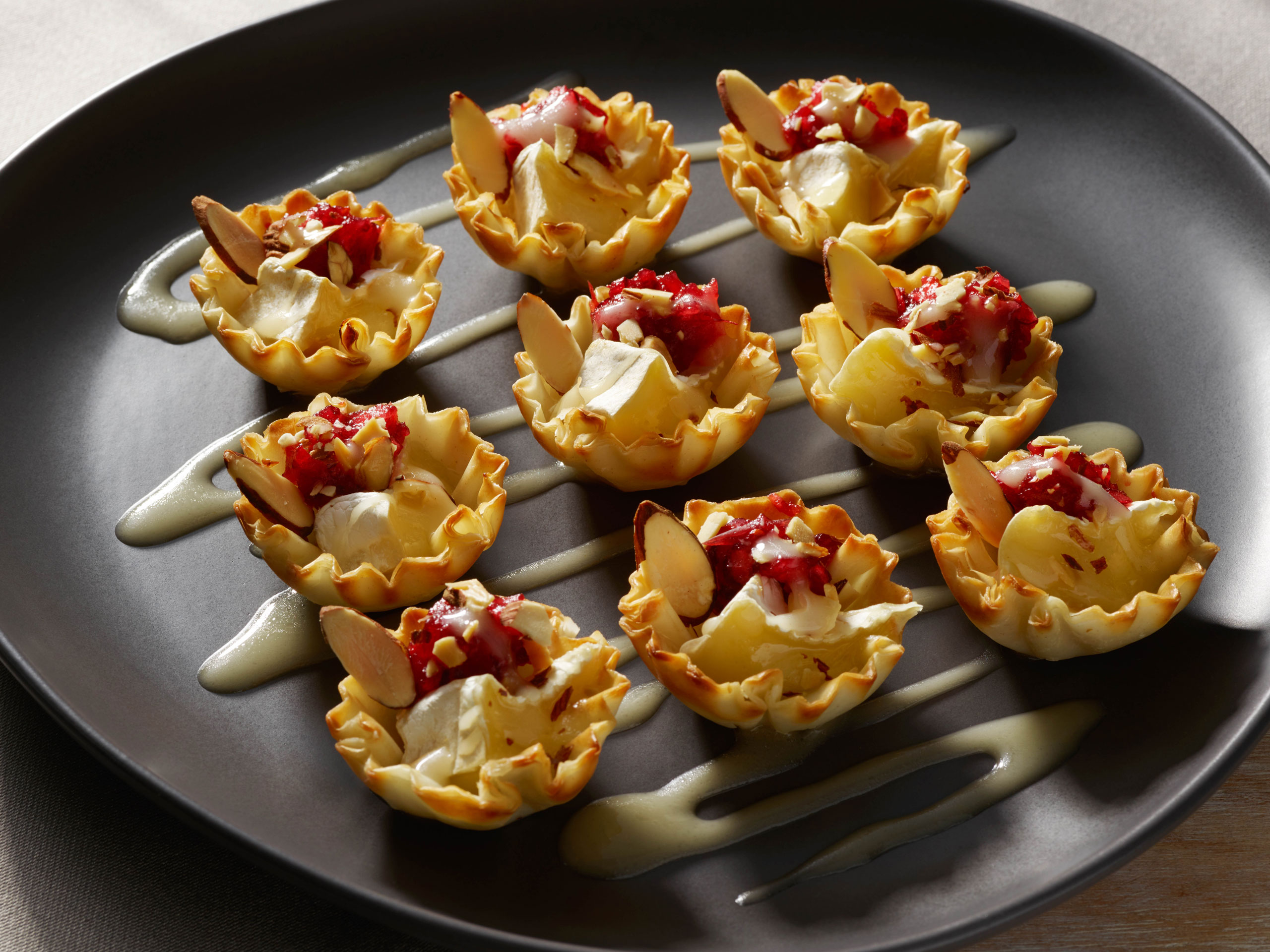 Mini Phyllo Cups with Brie, Pecans & Cranberry Drizzle: A Perfect ...
